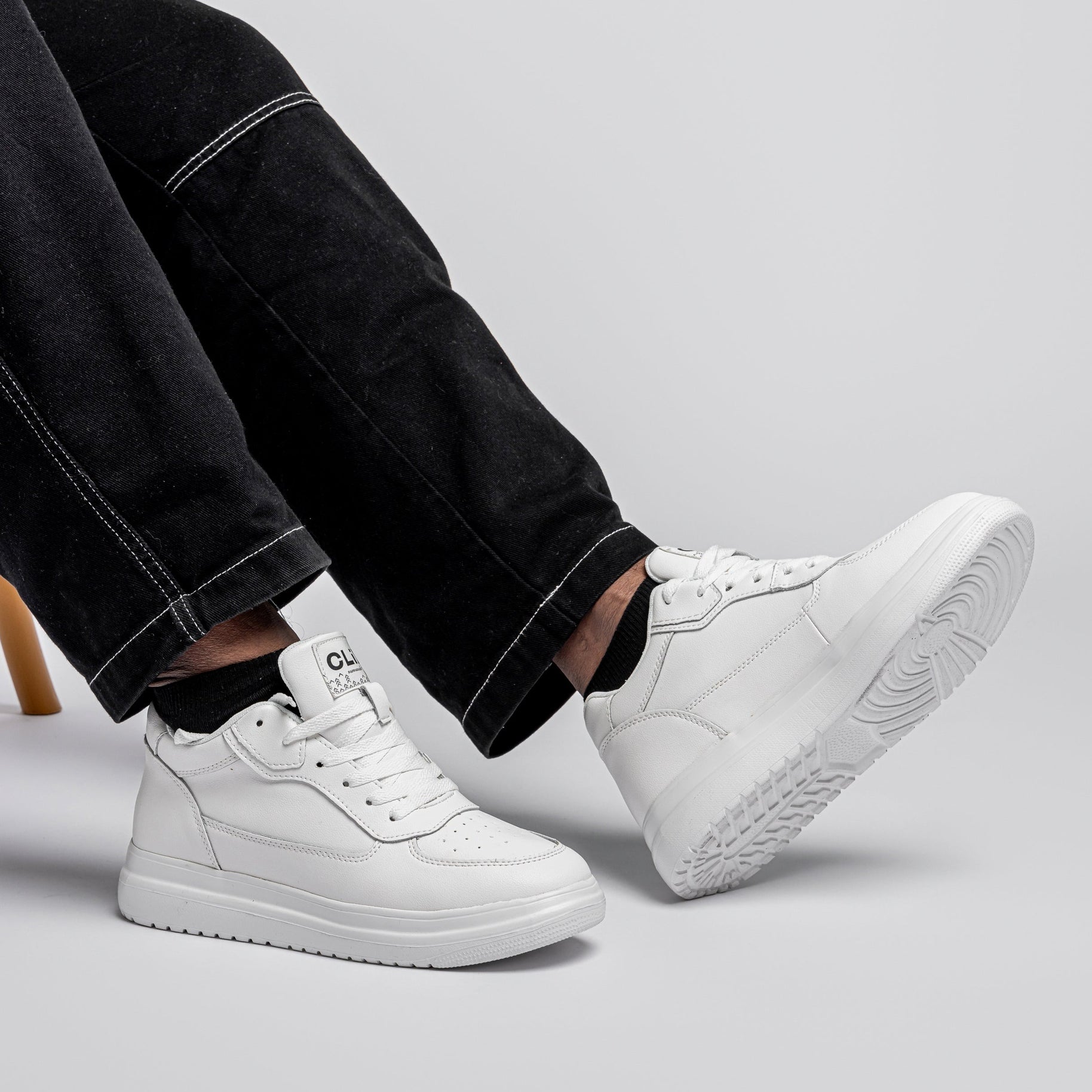 Clix™ Unisex Elevator Shoes - Boost Height by 7cm Instantly – Papparazo